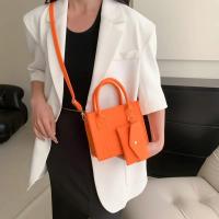 China Vintage Style Felt Shoulder Bag for Stylish Ladies Made of Lightweight Material for sale
