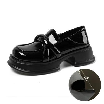 China Mirror Surface PU Rexine Leather 1.4m Width 0.8mm Thickness for Footwear and Apparel Manufacturing for sale