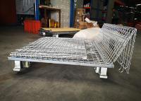 China Folding Standard Size Galvanized Wire Mesh Cages Anti Oxidizing With Wheels for sale