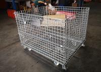 China Folding Standard Size Galvanized Wire Mesh Cages Anti Oxidizing With Wheels for sale