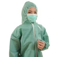 China Waterproof Non Woven Coverall Soft Felling With High Air Permeability for sale