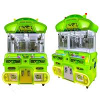 China Dual Player Gift Clip Machine With Hanging Merchandise Display For Entertainment Centers for sale