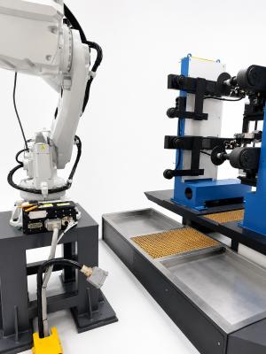 China Die Casting Finishing System Robotic Automotive Grinding And Polishing Machine For Aluminum for sale