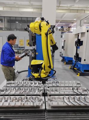 China Fully Automatic Robotic Polishing Machine Multi Axis For Door Handle Mirror Finish for sale