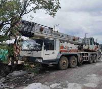 China Used Zoomlion QY50V 50-Ton Truck Crane 2009 Model | 42.1m Boom Height | 140,000 km Mileage for sale