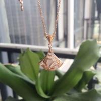China Fan Shape Luxury Jewelry Jewelry Divas Dream Necklace 18K Gold With Natural Diamonds Pendant for sale