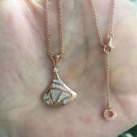 China Fan Shape Luxury Jewelry Jewelry Divas Dream Necklace 18K Gold With Natural Diamonds Pendant for sale