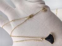 China Black Pendant Necklace 18K Yellow Gold , Black Gemstone Necklace With Onyx Pendant for sale