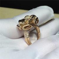 China Flower Shaped Ring Luxury Jewelry 18K Gold Diamonds For Wedding / Engagement for sale