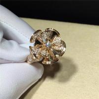 China Flower Shaped Ring Luxury Jewelry 18K Gold Diamonds For Wedding / Engagement for sale