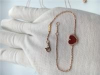 China Young Ladies 18K Gold Jewelry Sweet Alhambra Heart Bracelet With Carnelian for sale