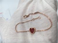 China Young Ladies 18K Gold Jewelry Sweet Alhambra Heart Bracelet With Carnelian for sale