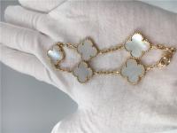China Elegant 18K Gold Jewelry Vintage Alhambra Bracelet With White Mother Of Pearl for sale
