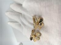 China Unique Luster Diamond 18K Gold Earrings With Heart Shaped Petal Design for sale