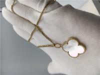 China Long Yellow 18K Gold Necklace Elegant White Mother Of Pearl For Ladies for sale