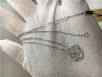 China Round Diamond 18K Gold Jewelry With Vintage Alhambra Pendant  VCARA46100 for sale