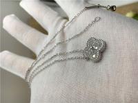 China Round Diamond 18K Gold Jewelry With Vintage Alhambra Pendant  VCARA46100 for sale