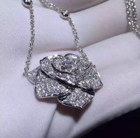 China Piaget Rose Pendant With 18k Gold Chain , Women'S Piaget Diamond Necklace for sale