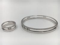 China Saddle Shape Moving Diamond Bracelet , Ladies 18k White Gold Bangle Bracelets for sale