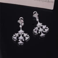 China Roma High Jewelry DIVAS' DREAM Earrings in 18K white gold set with 7 Main Diamonds and full pavé diamonds for sale