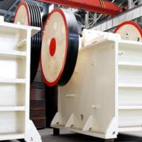 China Customized Giant Primary Jaw Crushing Machine 400–900 T/H Capacity For Stone Crushing for sale
