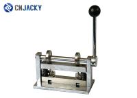 China Small Manual Pvc Card Punching Machine For Positioning Hole Card Making for sale