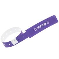 China 100% Waterproof Passive RFID PVC Wristband Disposable Vinyl for Theme Park Access Control 13.56 MHz for sale