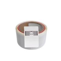 China 70x45mm Passive UHF RFID Label Tag 860-960MHz 15m Read Range for Apparel Retail Supply Chain for sale