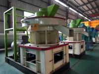 China 12mm Dia Cattle Feed Wood Pellets Machine Mill Press Machine 80C To 100C for sale
