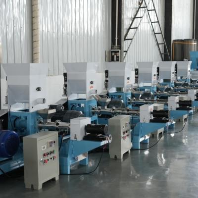 China Large Scale Fish Feed Pellet Machine Mills 3 To 12mm 0.4kw Feeding Power for sale