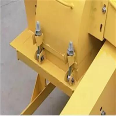 China Full Automatic 600kg/ H 11kw Wood Sawdust Machine Pulverizer 400mm Dia Disc for sale
