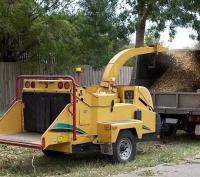 China 32HP Forestry Farm Wood Chipper Machine OEM 3.8*1.6*2.6m Water Cooling for sale