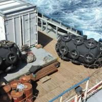 China 50kpa Marine Pneumatic Rubber Buoy Fenders With Airplane Tire for sale