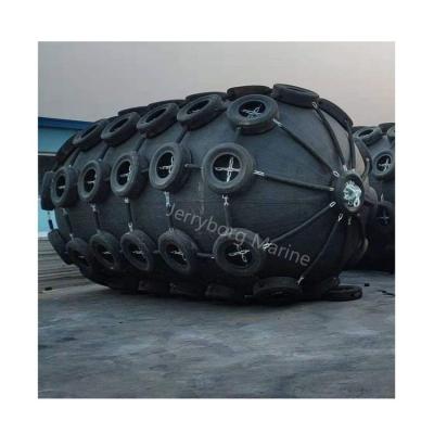 China Low-Cost Marine Pneumatic Rubber Fender with Tyre Chain Net Boat Fender for sale