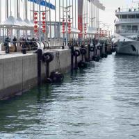 China GL 50Kpa Pneumatic Fender for Jetty High Energy Float Buffer for sale