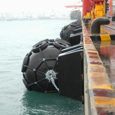 China CCS Tyre Pneumatic Rubber Fender High Air Tightness Float Rubber Buffer for sale