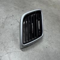 China High Quality Panamera 970.1.2 Central Control Table Left and Right air Conditioning Outlet for Driver and Passenger for Porsche for sale