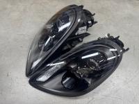 China Classic High-quality Cayman BOXSTER 981 GT4 with Blackened Versions of the Front Left and Right Xenon Headlights for Porsche for sale