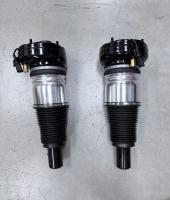 China Classic High-quality Macan 95B Front Left and Right air Suspension Shock Absorbers with Adaptive Adjustment for Porsche for sale