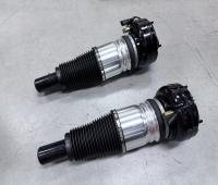 China Classic High-quality Macan 95B Front Left and Right air Suspension Shock Absorbers with Adaptive Adjustment for Porsche for sale