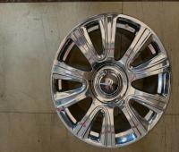 China Classic High-quality Ghost RR4 Front and Rear 21-inch Aluminum Wheels in Chrome Finish with Floating Covers for Rolls-Royce for sale