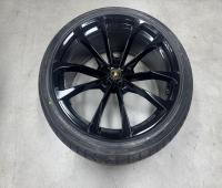 China The New High-quality URUS Features Forged 23-inch Sporty Aluminum Rims at the Front for Lamborghini for sale