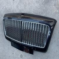 China The New High Quality Flying Spur ZG2 Front Bumper Center Mesh air Hood Intake Grille Chrome Silver Tuyere for Bentley for sale