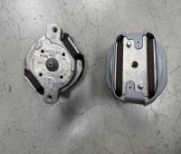 China New High-quality Flying Spur 3W4W Engine Left and Right Footplate Rubber, Rubber-metal Shock Absorber Support for Bentley for sale