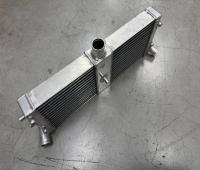 China Classic High-quality R8 FSI quattro 422, 423, 427, 429 Front Intercooled Auxiliary Water tank Radiator Cooler for Audi for sale