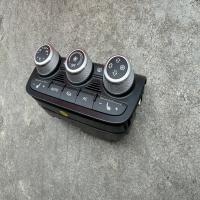 China Classic High-quality R8 FSI quattro 422, 423, 427, 429 air Conditioning System Control Switch Temperature Regulation for Audi for sale