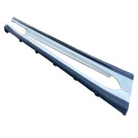 China Classic High-quality Quattroporte M156 Body Bottom Left and Right Side Skirt Under Skirt Side Fence Side Partition for Maserati for sale