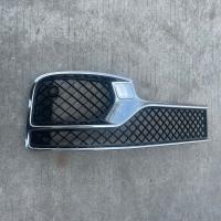 China The New High Quality Flying Spur ZG2 Front Bumper Left and Right air Deflector Grille Silver Chrome Tuyere Hood for Bentley for sale