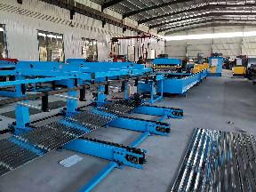 China 45 Steel Material Roof Sheet Forming Machine 380V/50HZ/3Phase for sale