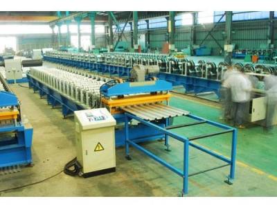 China Anti - Corrosion Metal Roof Roll Forming Machine for sale